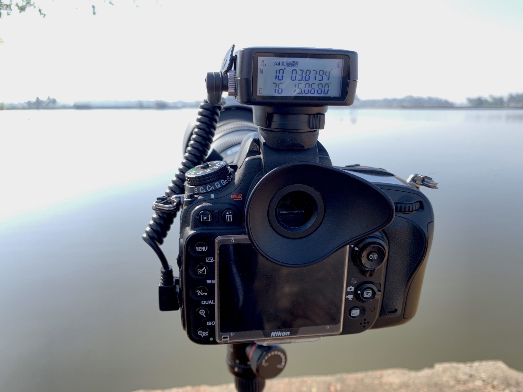 Solmeta GMax Geotagger for Nikon and Canon - EXIF Viewer by Fluntro